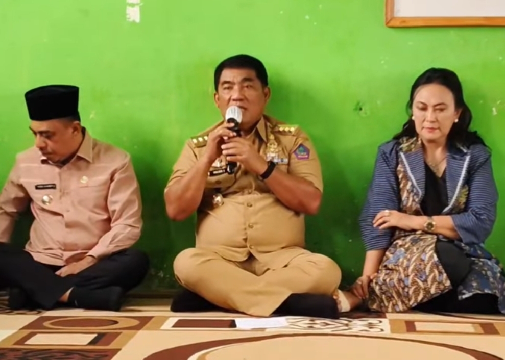 Safari Ramadan di Tadoy, Gubernur YSK Sebut Pesantren Penjaga Nilai dan ...